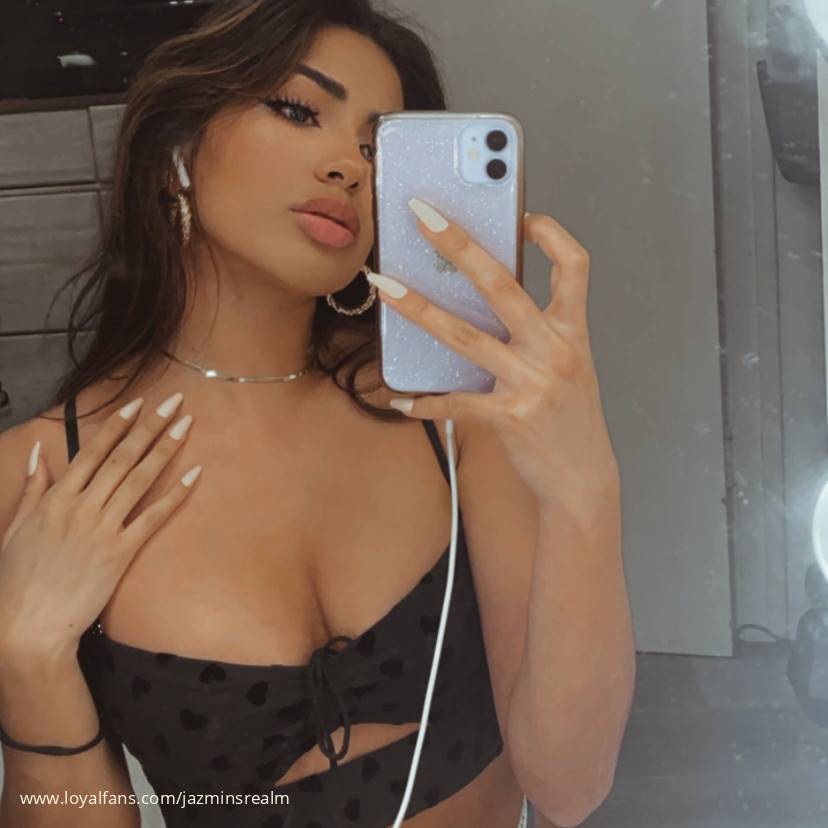 Goddess Jazmin’s Official Social Fan Page | LoyalFans