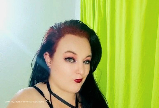 I'm waiting in your inbox! - Mistress Katiana Official Photos | www ...
