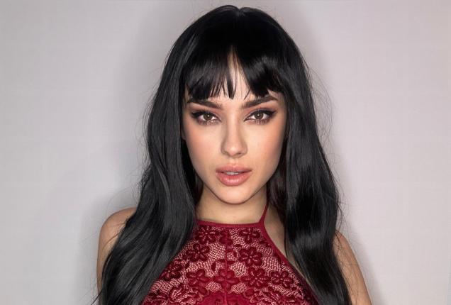 You are so weak and mesmerized, so it is time to spoil your Queen with a huge tip! - Lady Perse ...