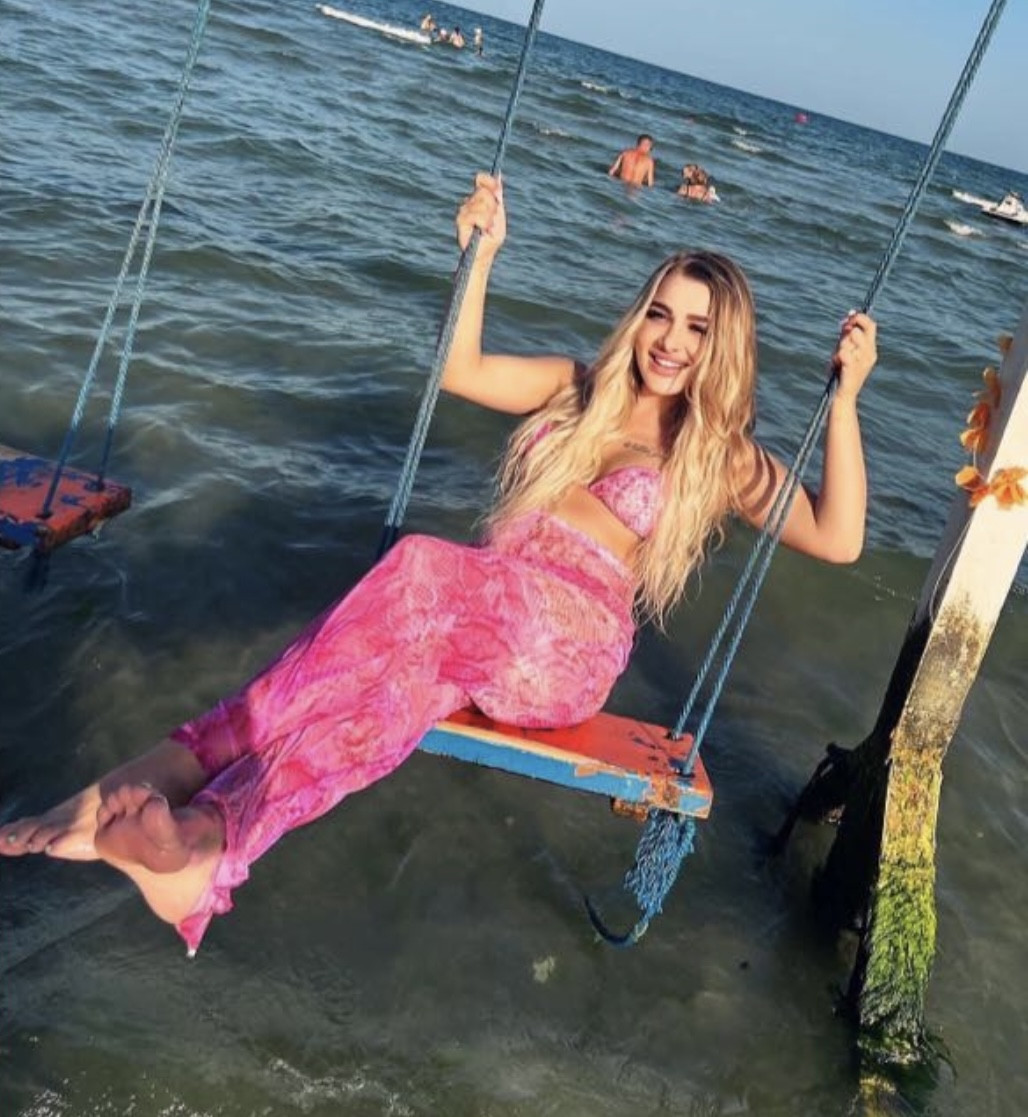 alessia_aali's Official Social Fan Page | LoyalFans