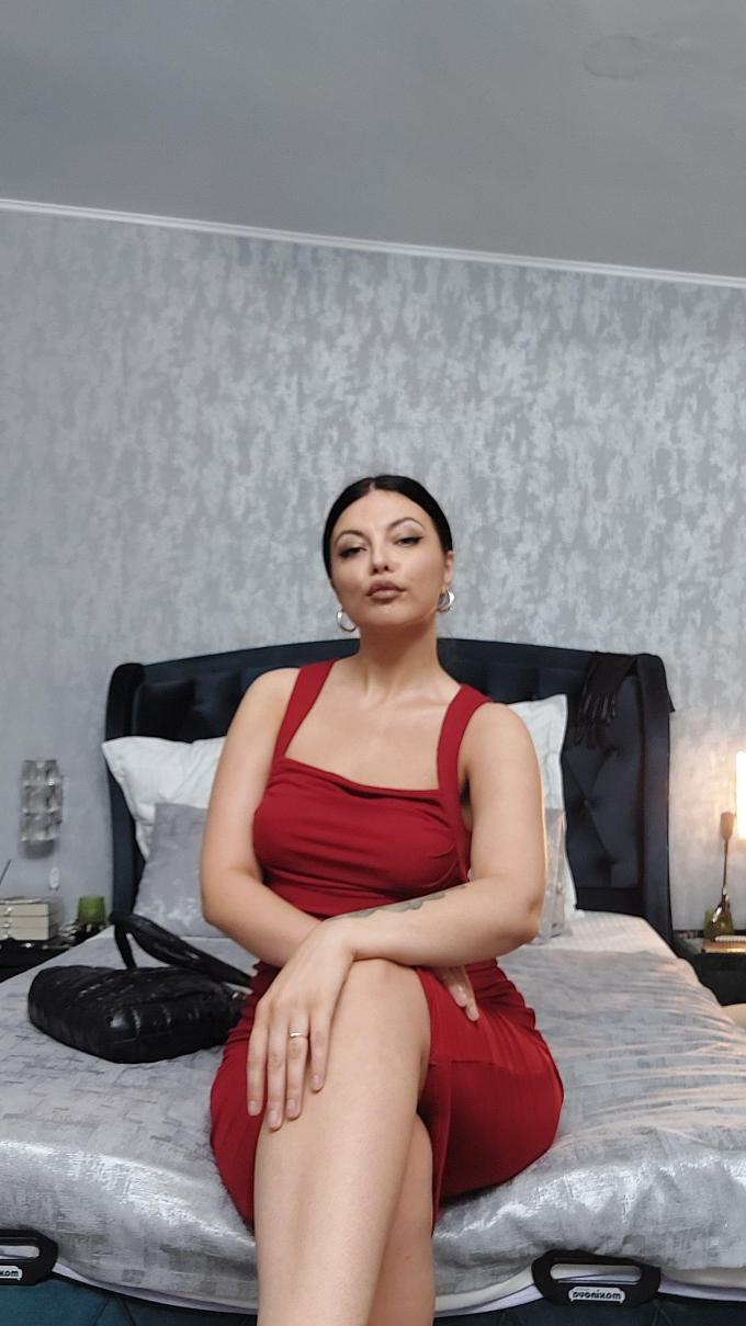 You are a worm in front of me, be careful to not be smashed by my heel ...