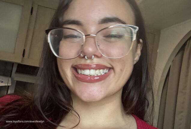 Just cheesin - EveofEvelyn Official Photos | LoyalFans