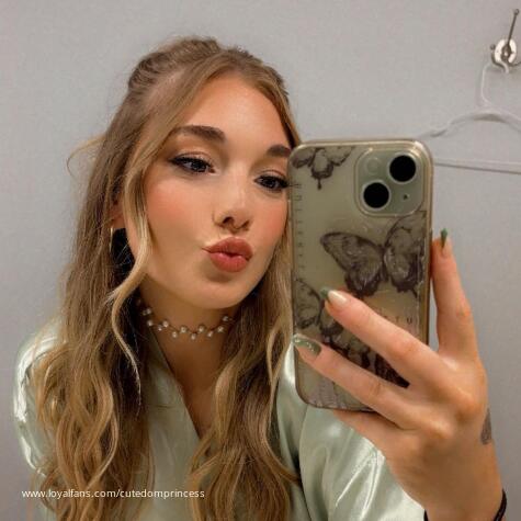 Stop lurking & start sending - Queen Bitch Blair Official Photos | www ...