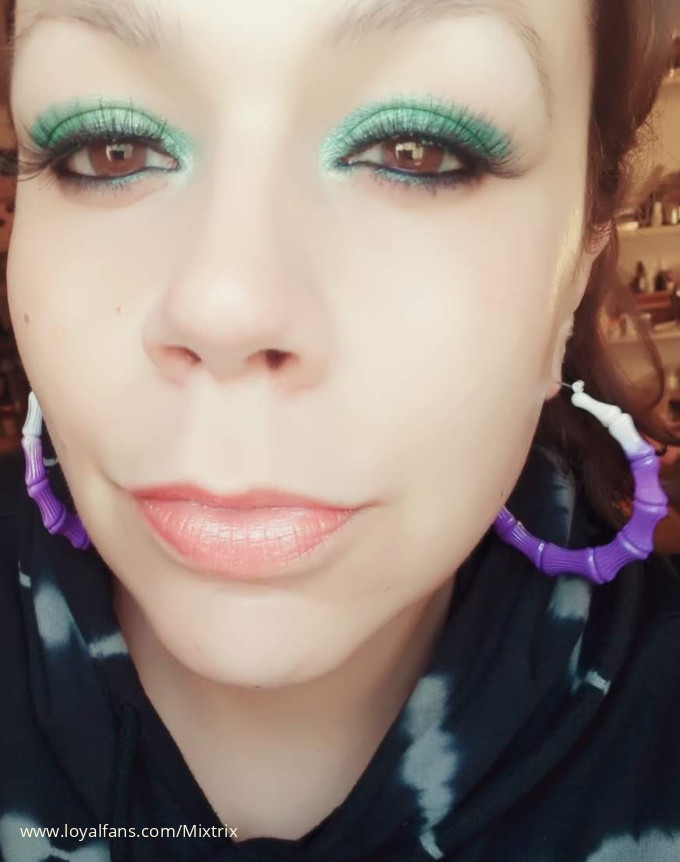 my eyes - Mixtrix Official Photos | LoyalFans