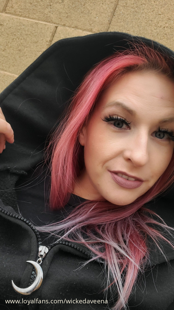Who's ready for Goddess to drain their wallet? - Mistress Aveena ...
