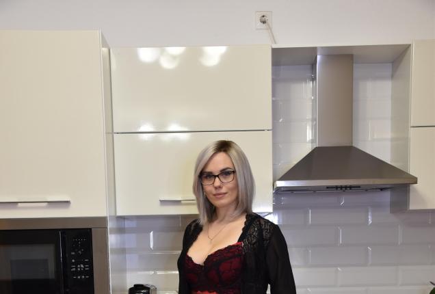 Showing you my old pics - Cherryl Colle Official Photos | www.Loyalfans.com