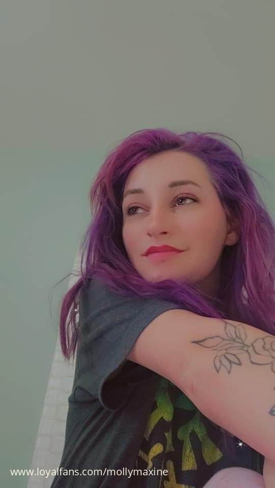 Molly Maxine’s Official Social Fan Page | LoyalFans