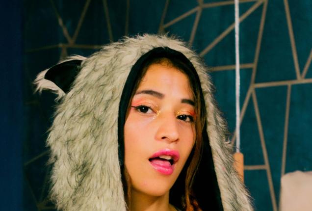 a wolf girl - Hanny Horny Official Photos | www.Loyalfans.com