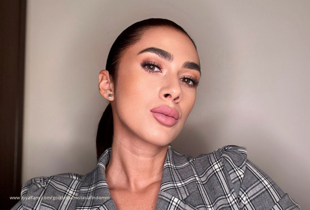 Dolce far niente - Goddess Anastasia Findomm Official Photos | www ...