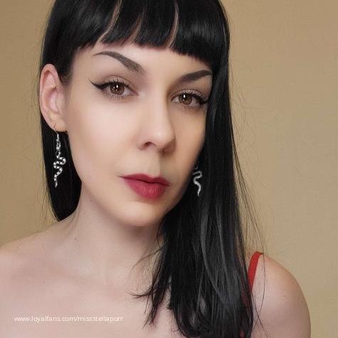 A flannel, curves and fur - Miss Stella Purr Official Photos | www ...