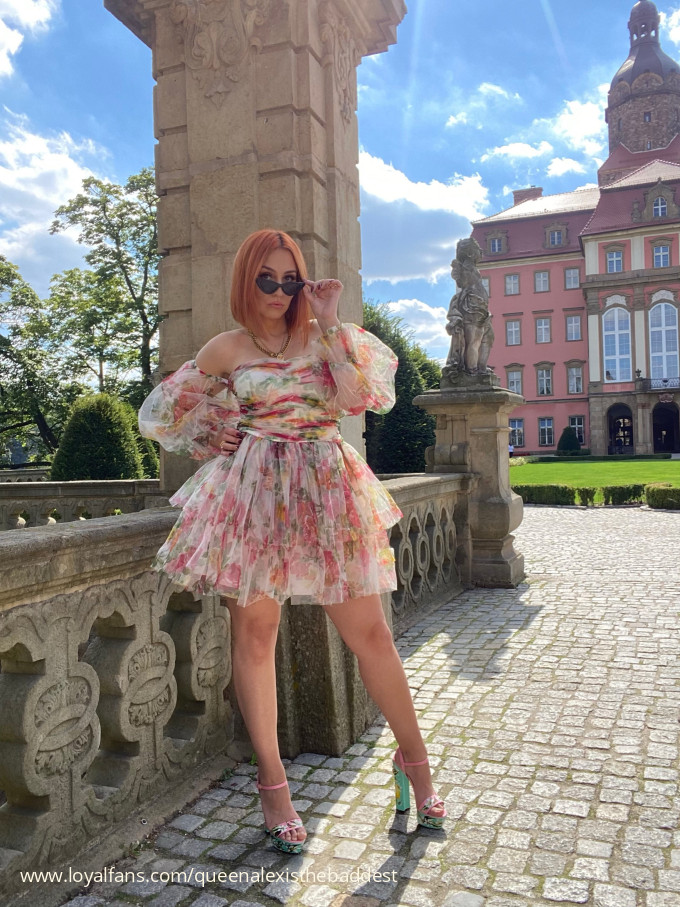 Serve The Queen - QueenAlexisTheBaddest FINDOM Official Photos | www ...