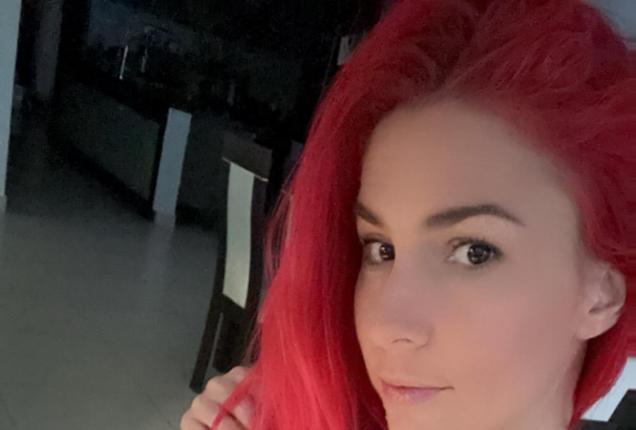 Are you done at work? - JessicaReedP Official Photos | www.Loyalfans.com