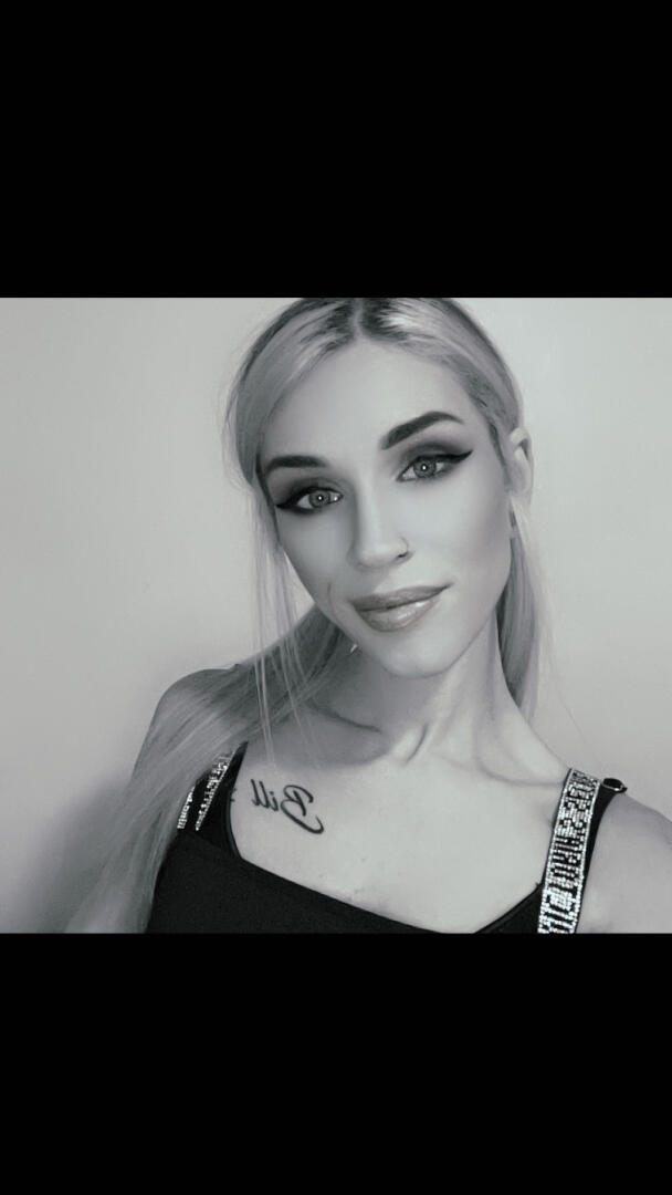 Lena_Noir’s Official Social Fan Page | LoyalFans