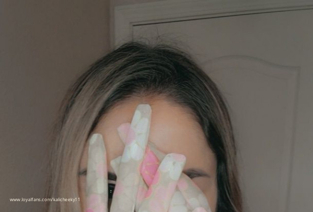 Hello loyal fans - KaliCheeky11 Official Photos | www.Loyalfans.com