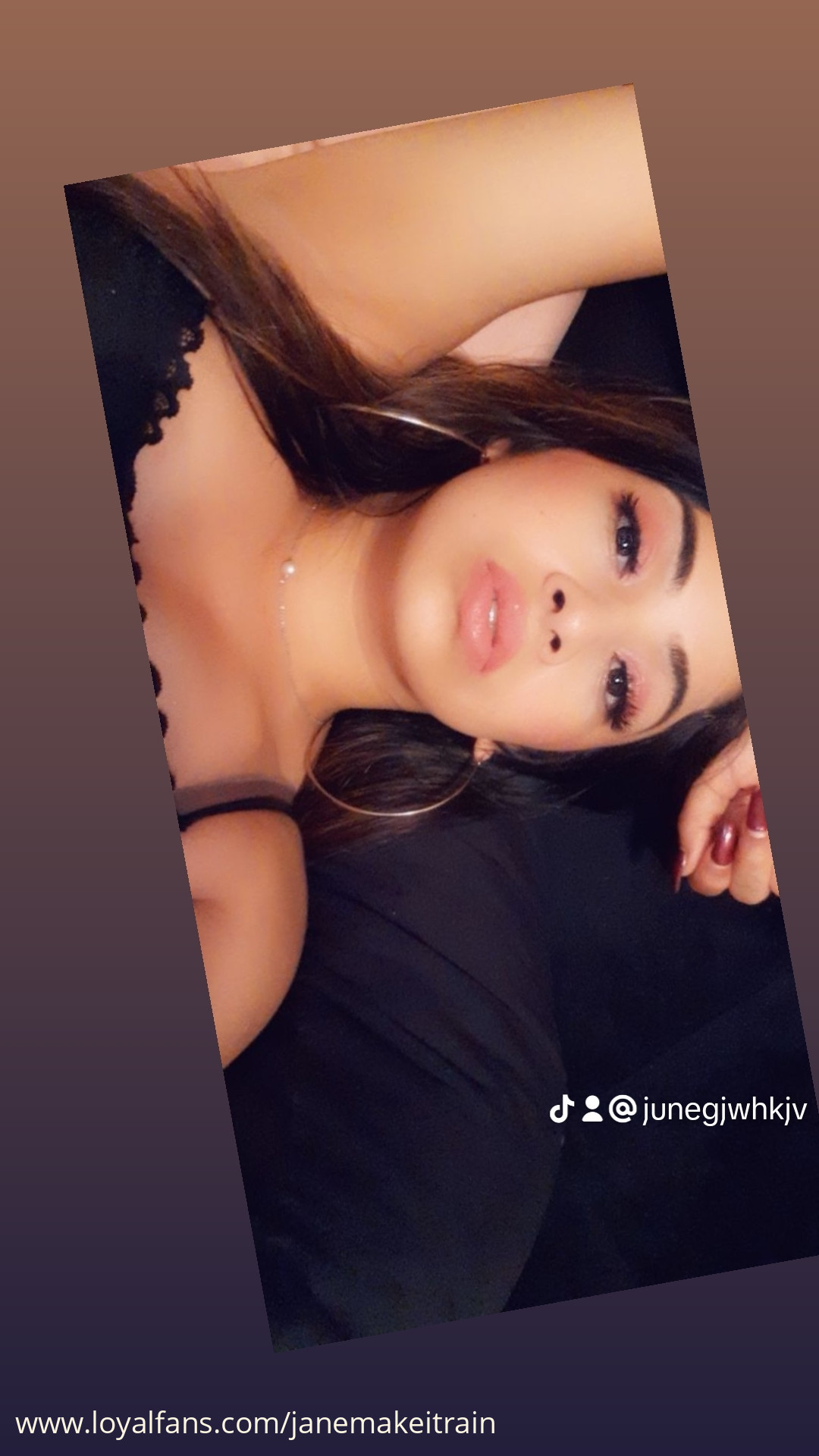 Jane make it rain’s Official Social Fan Page | LoyalFans