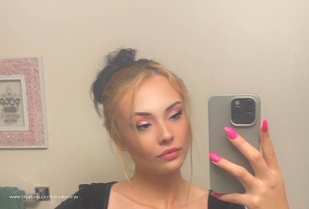 PRIVATE MESSAGE ME - goddessalya Official Photos | LoyalFans