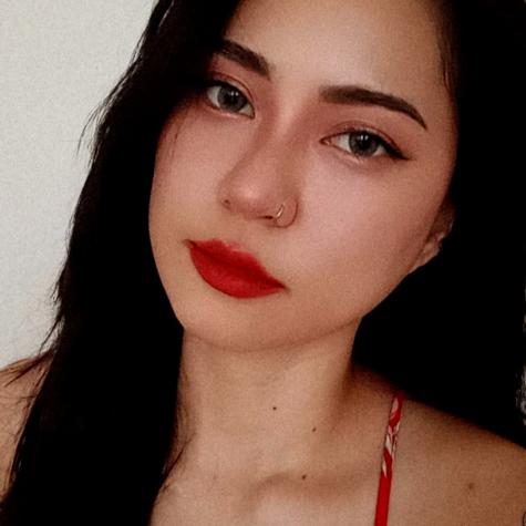 Imagine being allowed to kiss my feet, that’s the closest you’ll ever ...