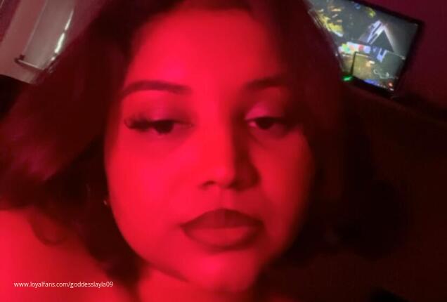 Come clean my feet loser. It’s covered in sand - Goddesss Layla Official Photos | www.Loyalfans.com