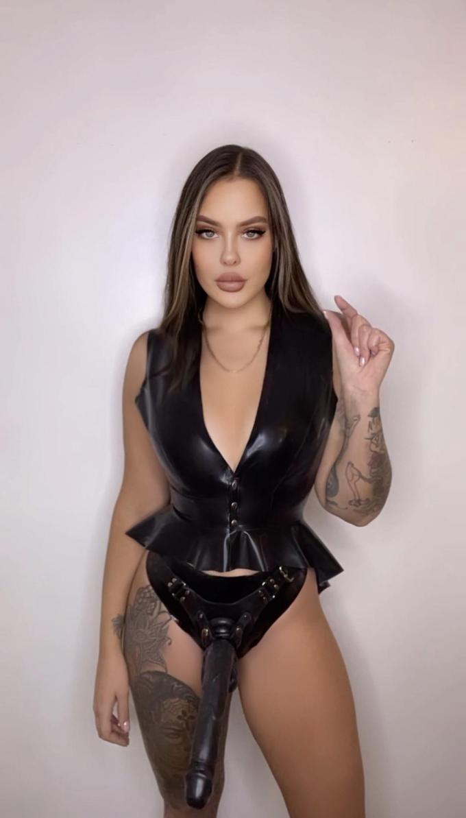 Goddess Veronica Inked ’s Official Social Fan Page | LoyalFans