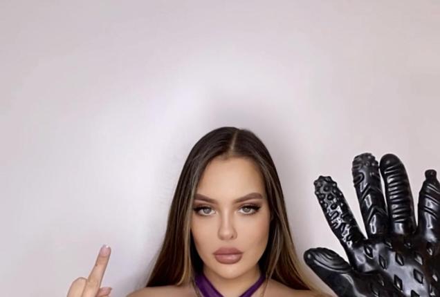 Who's going to worship me today? 😈 - Goddess Veronica Inked Official Photos | www.Loyalfans.com