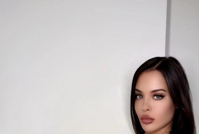 Bow down before me 🙇🏻‍♂️😈 - Goddess Veronica Inked Official Photos | www.Loyalfans.com