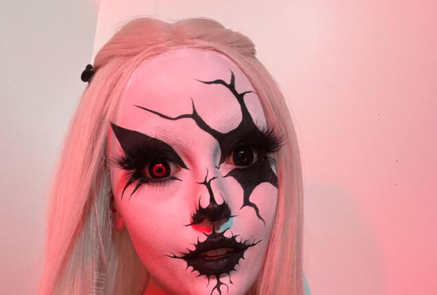 worship me with ur wallet - Miss Draculin Findom and Femdom Official Photos | www.Loyalfans.com