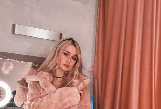 I call the fishnets like "Small Dick Test" ;D - Princess Fia Official ...