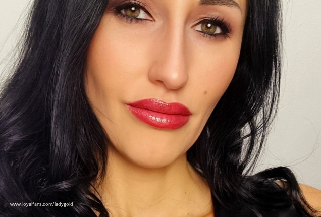 Zählst du schon die Punkte auf meiner Strumpfhose? - FETISHDIVA Lady ...