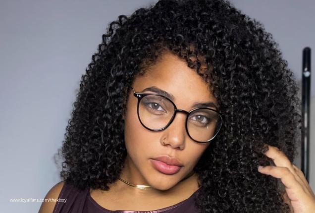 Glasses or no glasses? - Miss Kixxy The Best Soft Femdom Findom Ebony ...