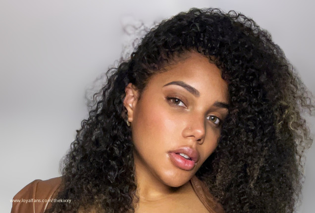 Address me as Mistress - Kixxy the Findom Ebony Goddess Official Photos ...