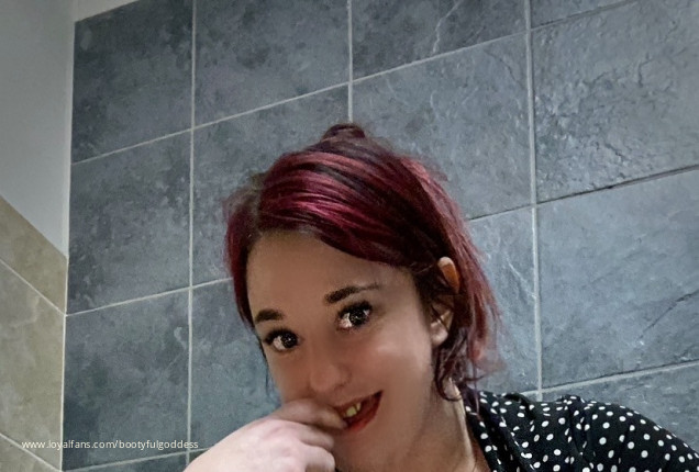 Come and lick my feet, I want to feel your tongue on every inch ...