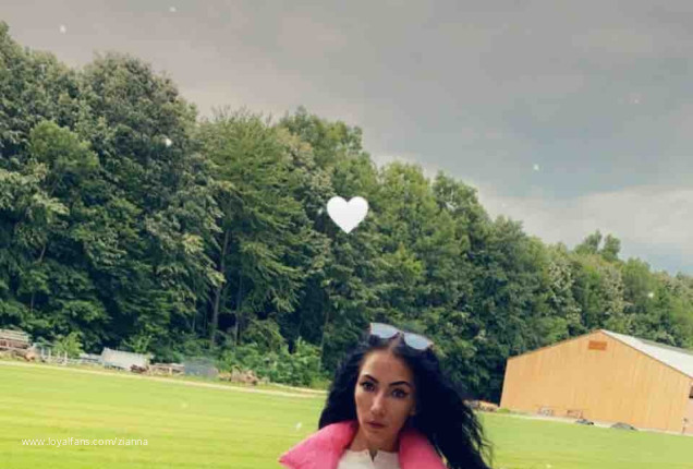 Zianna Official Photos | www.Loyalfans.com