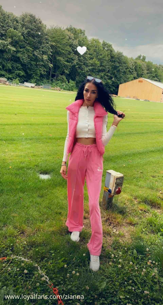 Zianna Official Photos | www.Loyalfans.com