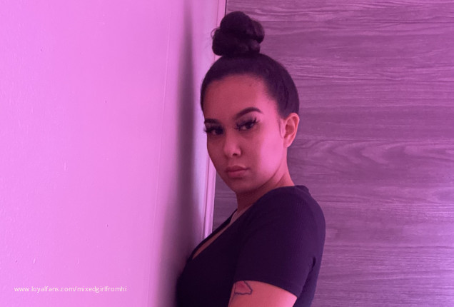 All black workout set🖤 - Mixedgirlfromhi Official Photos | LoyalFans