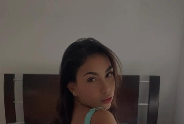 👑 - AnnieAdaams Official Photos | www.Loyalfans.com