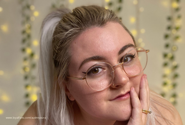 DPing Wearing Nothing But Converse - Audrey Aura Official Profile | www ...