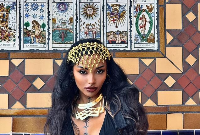 You can't resist me, it's in the cards - Rani Punnani Official Photos ...