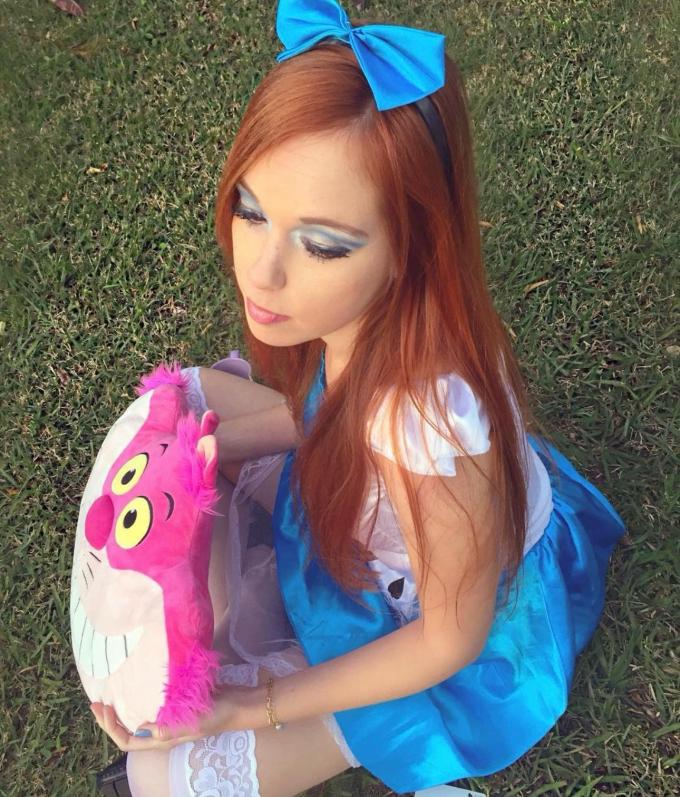 Alice cosplay - sosophye Official Photos | www.Loyalfans.com