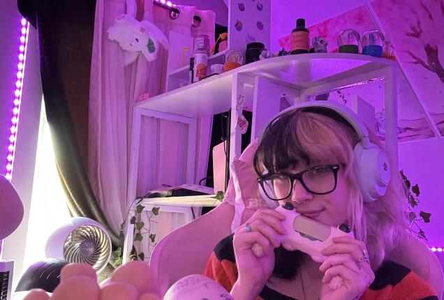 Gamer Girl Pretty - GoddessAuroraRxse Official Photos | LoyalFans