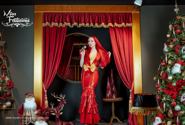 🎤 Christmas on stage 🎤 - Miss Fetilicious Official Photos | www ...