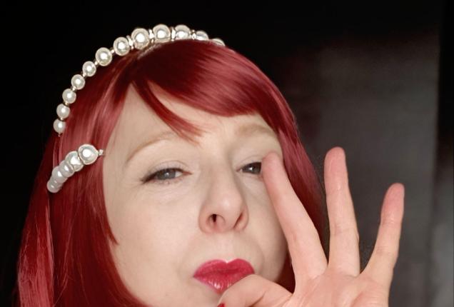 Come and say Hi 👋 - Goddess Ruby Fox I Findom Femdom Official Photos | www.Loyalfans.com