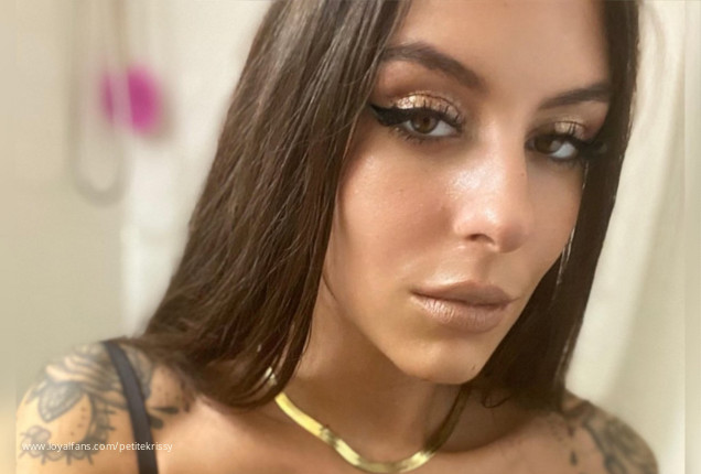 Hii thankyou for subscribing to me! My name is Kris/Krista/Krissy/&my real name is a secret lol ...