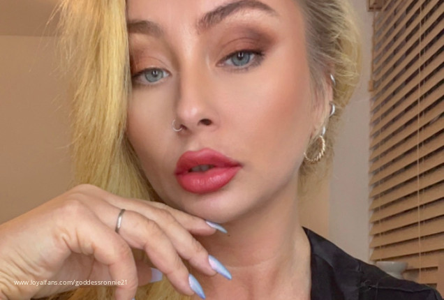 Beg me to sit on your loser face - MeanMadame Official Profile | www ...