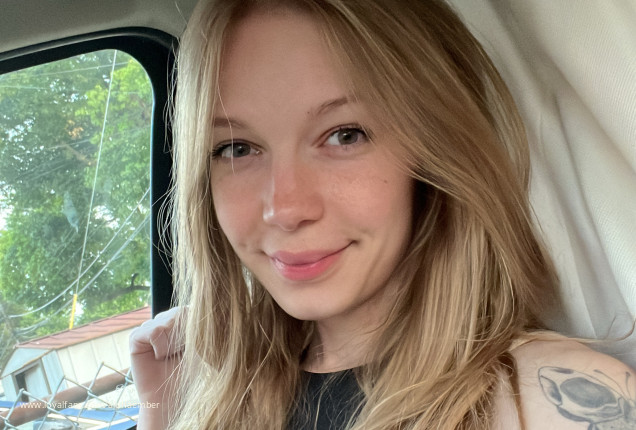 A treat - Domme Ember Official Photos | www.Loyalfans.com