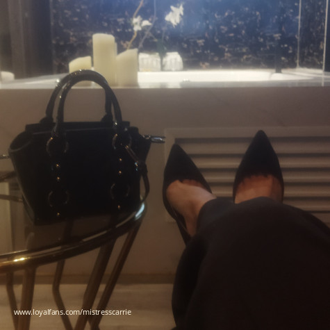 👑 - MISTRESS CARRIE Official Photos | www.Loyalfans.com