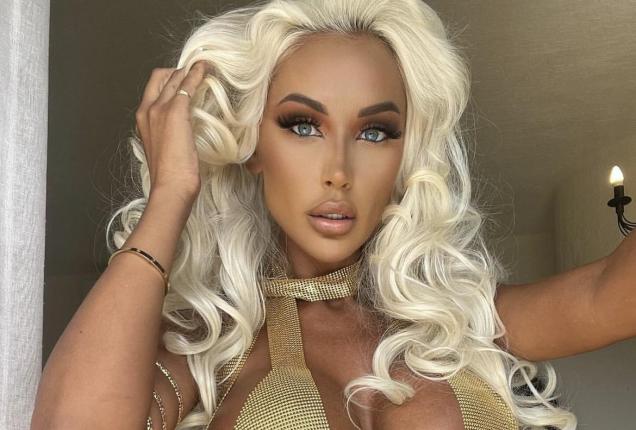 I’m available all night - Holly Deacon Official Photos | LoyalFans