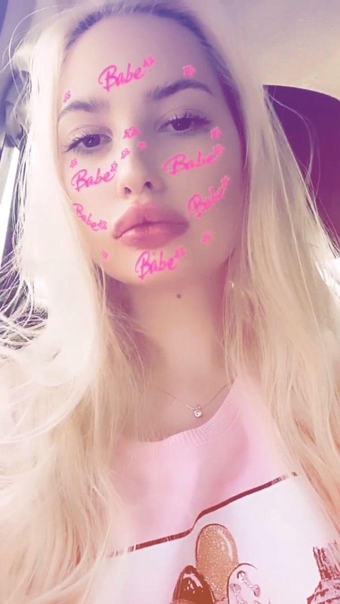 Lovelzakom’s Official Social Fan Page | LoyalFans