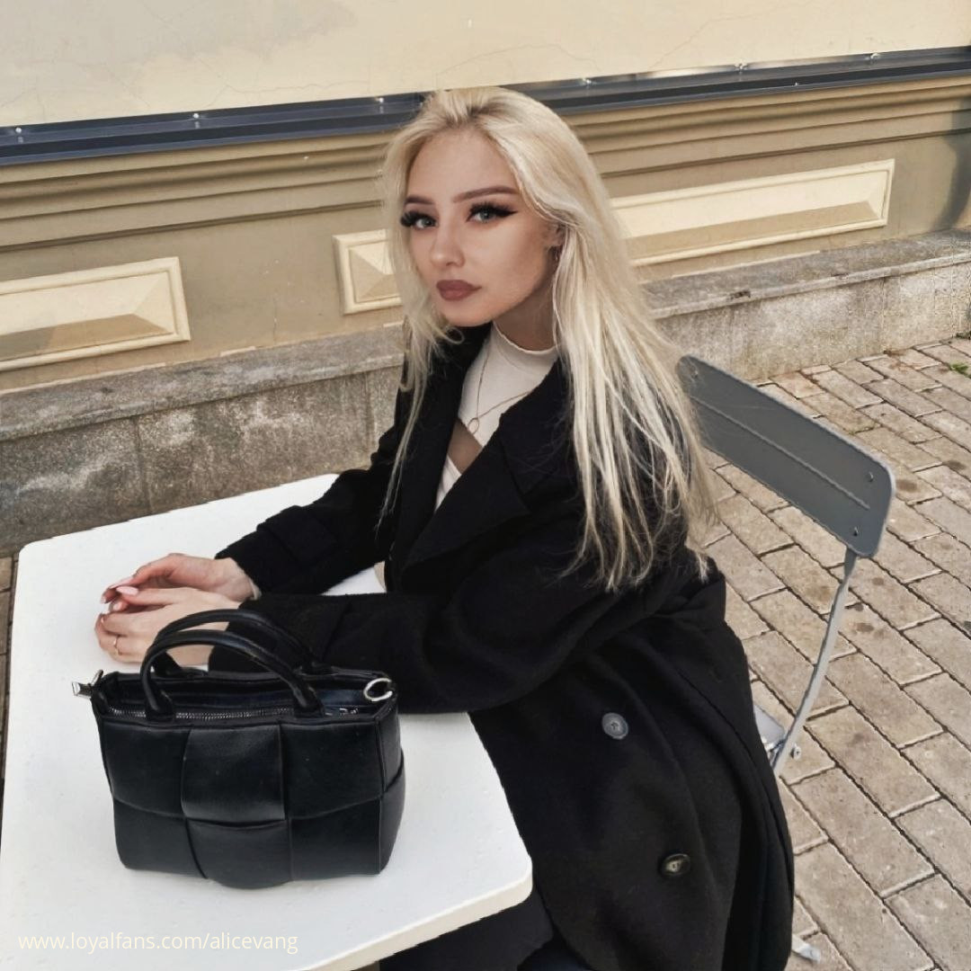 Alice Vang's videos and clips | Official account | LoyalFans