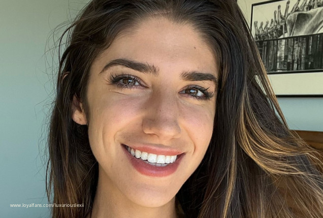 Your Gorgeous Goddess 🌿 - Luxurious Lexi FinDom FemDom Goddess Official ...