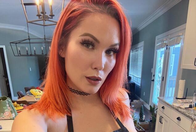 The apron stays on during sex, is that ok? 😘 - Taylor Gunner Official ...